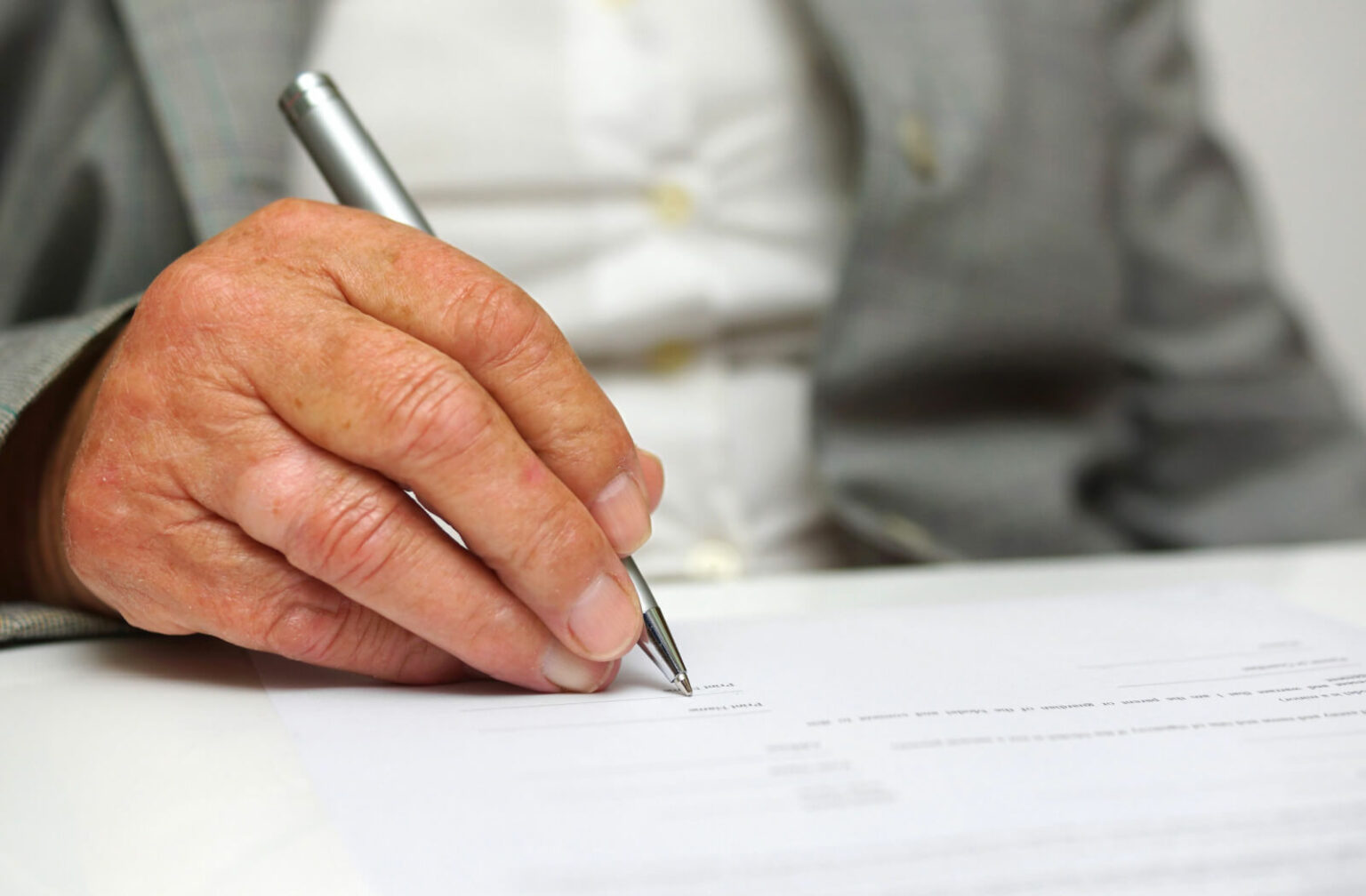 Can a Person Living with Dementia Sign Legal Documents? | FL
